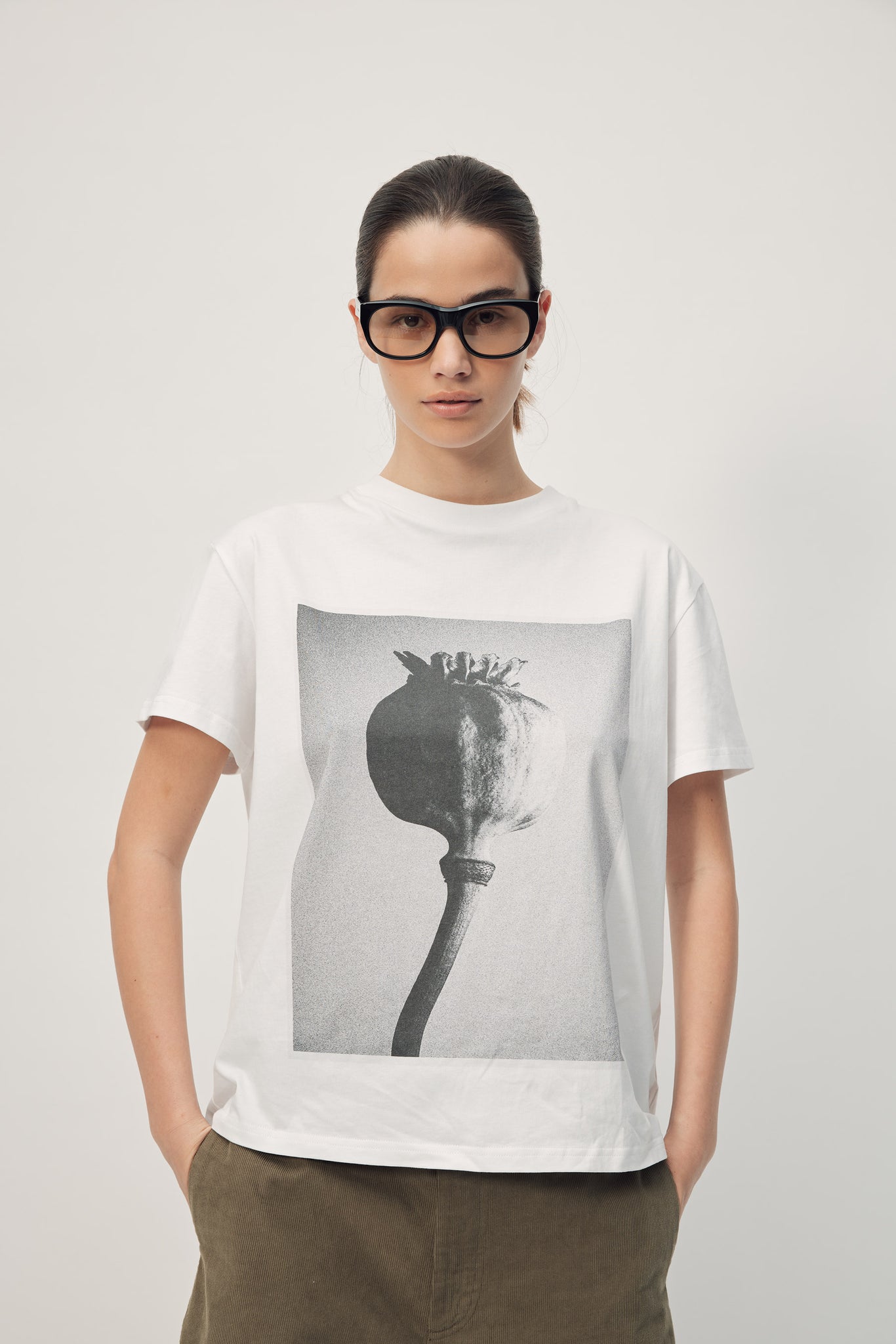 Gregory Amor Tee AW26 Black 100% Cotton | Modern printed tee with poppy ...